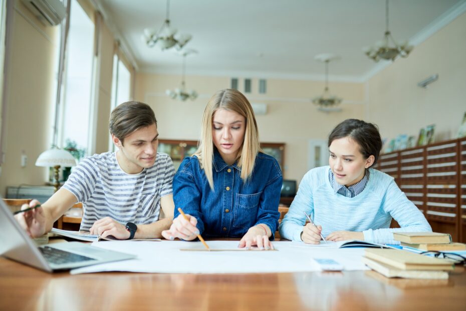 Start Your Journey to Study In The USA - universityhub.com